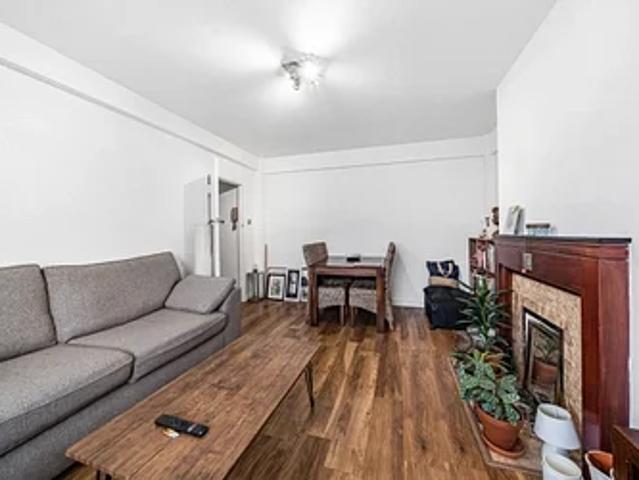 Apartment at Leigham Court Road, Greater London