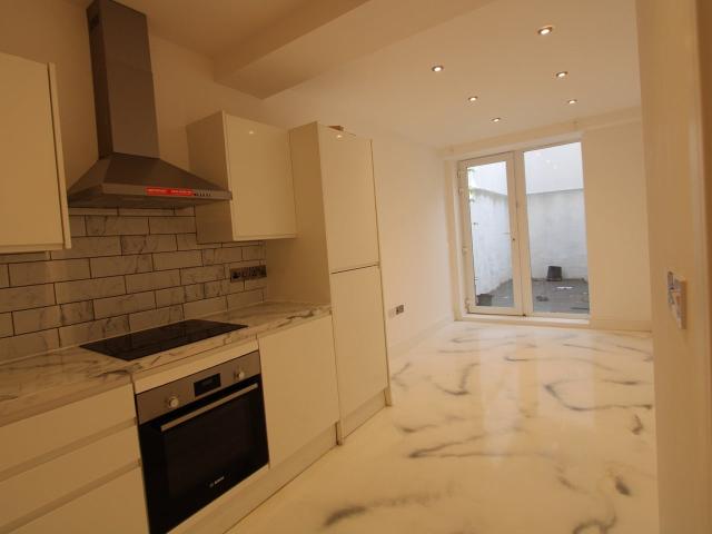 Apartment at Leigham Court Road, Greater London