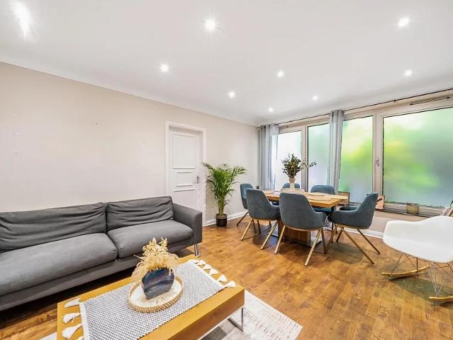 Apartment at Leinster Gardens, City of Westminster