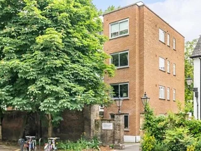 Apartment at Leinster Gardens, City of Westminster