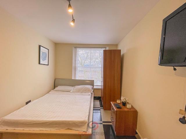 Apartment at Leinster Gardens, City of Westminster