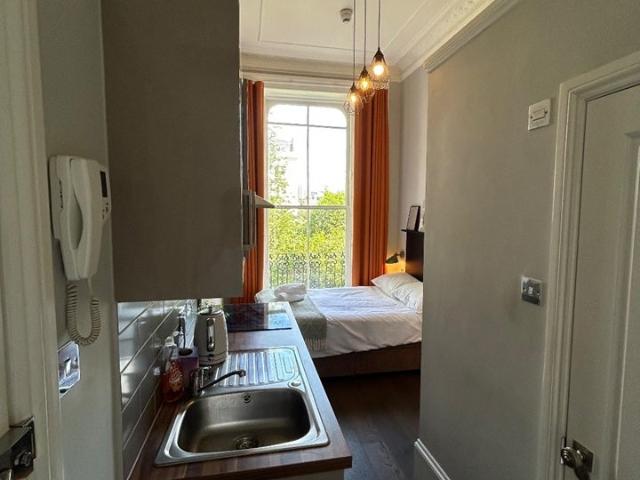 Apartment at Leinster Square, City of Westminster