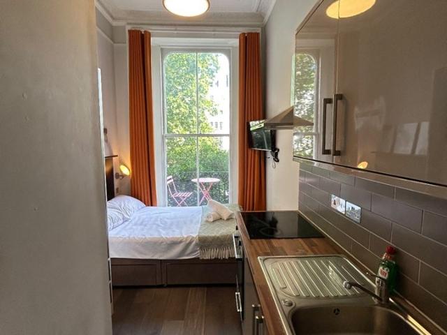 Apartment at Leinster Square, City of Westminster