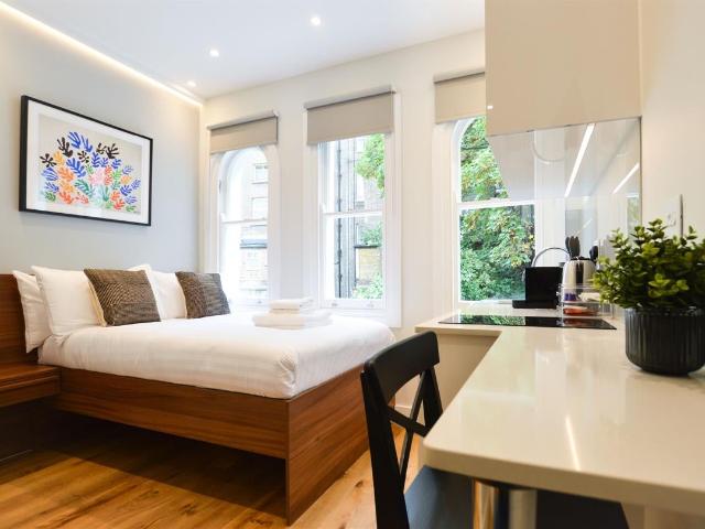 Apartment at Leinster Square, City of Westminster
