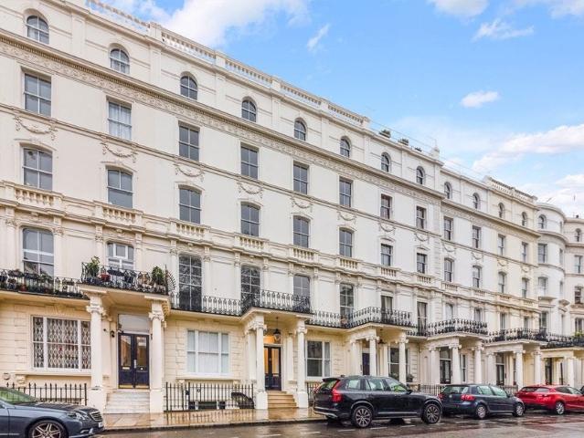 Apartment at Leinster Square, City of Westminster