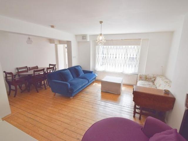 Apartment at Leinster Square, City of Westminster