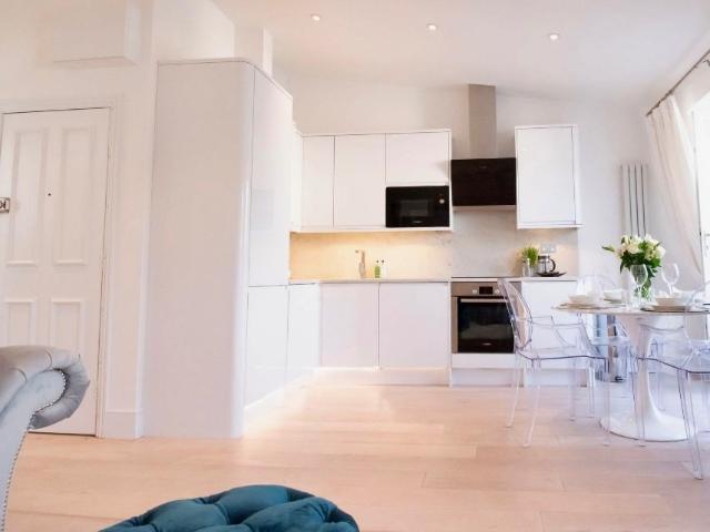Apartment at Leinster Square, City of Westminster