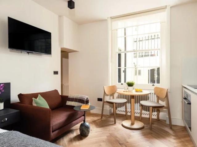 Apartment at Leinster Square Prince's Square, City of Westminster