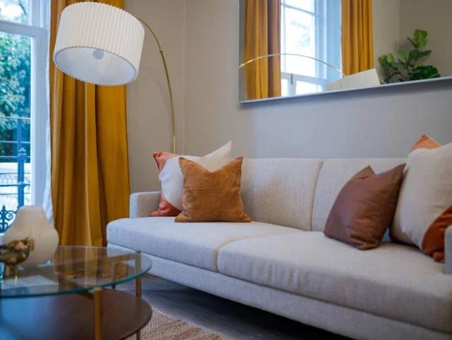 Apartment at Leinster Square Prince's Square, City of Westminster