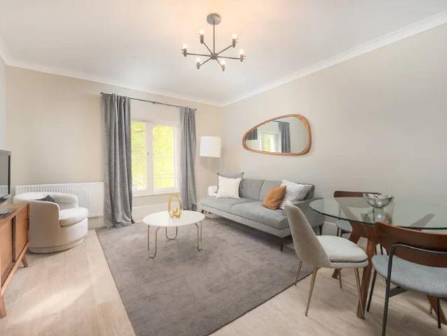 Apartment at Leinster Square Prince's Square, City of Westminster