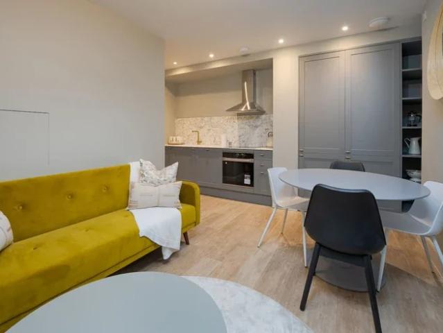 Apartment at Leinster Square Prince's Square, City of Westminster