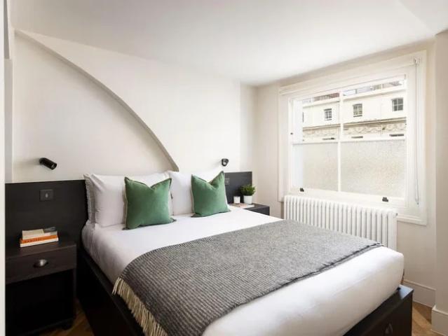 Apartment at Leinster Square Prince's Square, City of Westminster
