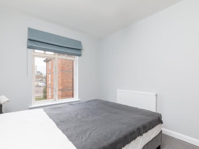 Apartment at Leithcote Path, Greater London