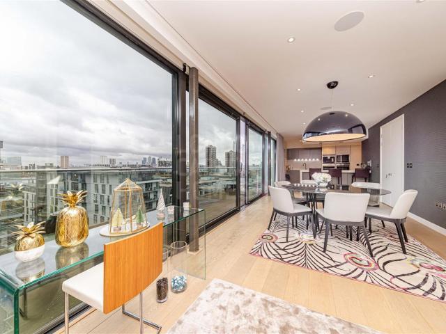 Apartment at Leman Street, Greater London