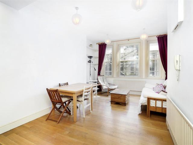 Apartment at Leman Street, Greater London