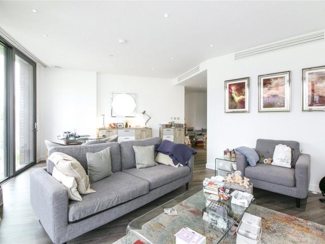Apartment at Leman Street, Greater London