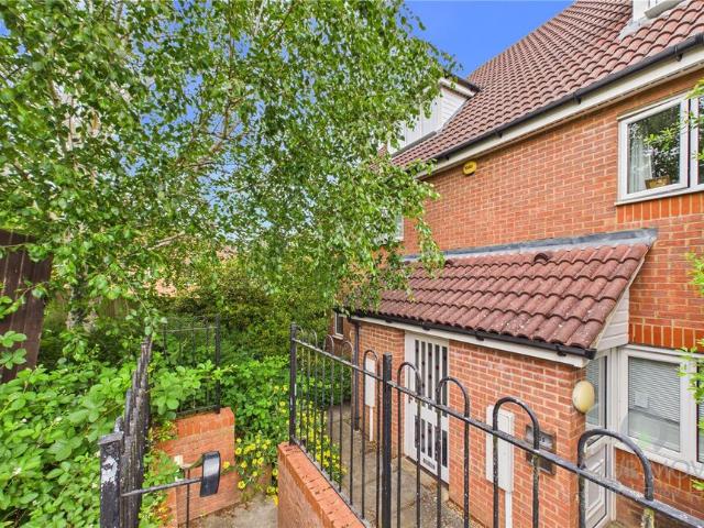 Apartment at Lenborough Road, Buckingham
