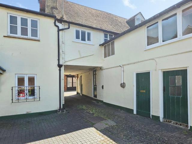 Apartment at Lenten Street, East Hampshire