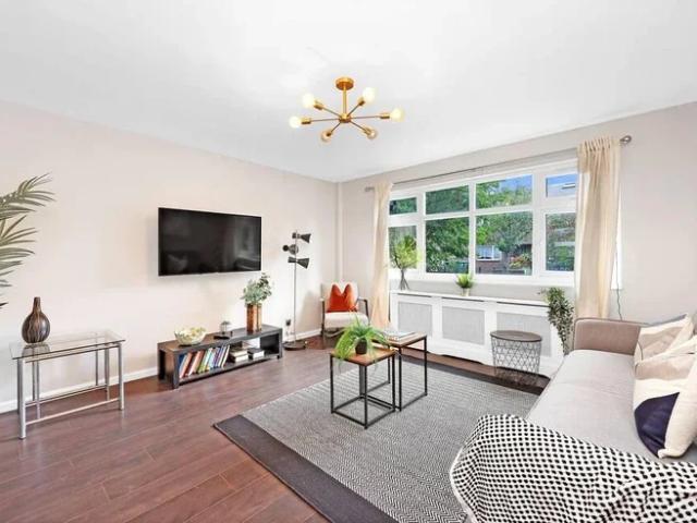 Apartment at Lenthorp Road, Greater London