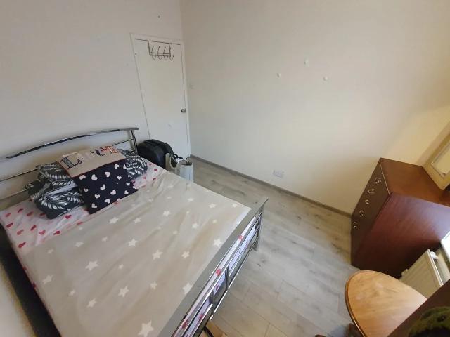 Room at Leonard Close, Sheffield