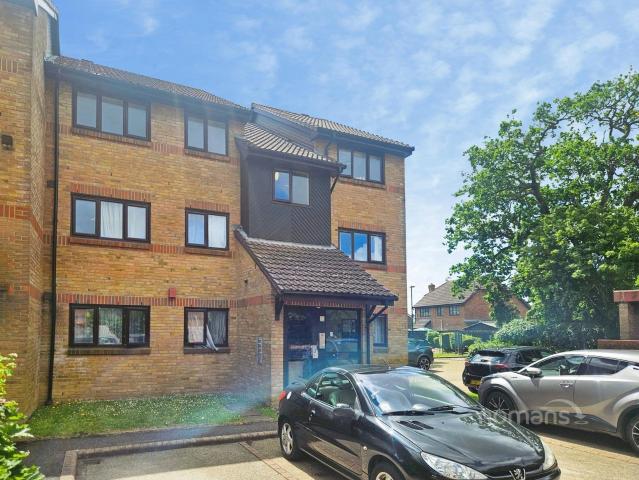 Apartment at Littlebrook Avenue, Slough