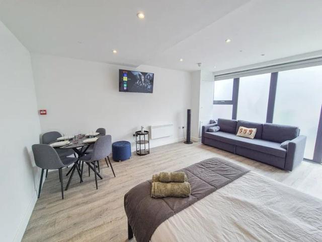 Apartment at Liverpool Road, Greater London