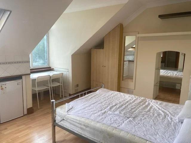 Apartment at Lichfield Grove, Greater London