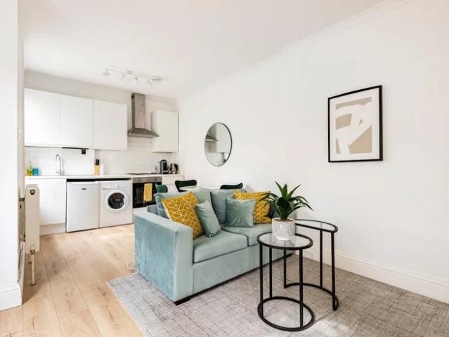 Apartment at Lidyard Road, Greater London
