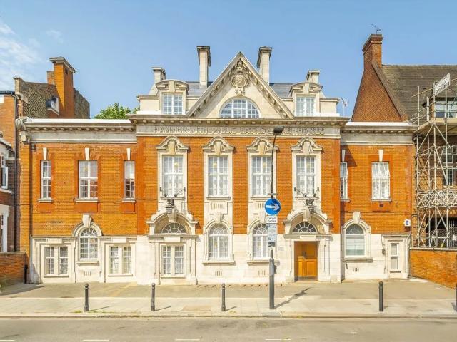 Apartment at Lime Grove, Greater London