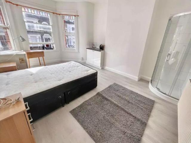 Apartment at Lime Grove, Greater London