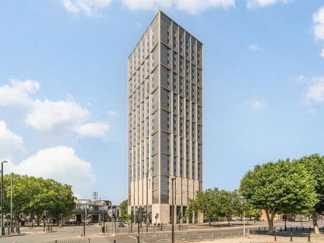 Apartment at Limehouse Causeway, Greater London