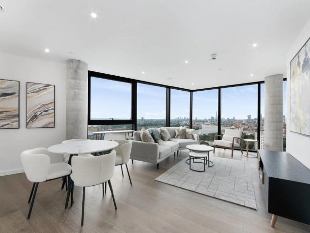 Apartment at Limehouse Causeway, Greater London