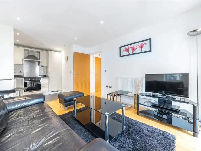 Apartment at Lincoln Plaza, Greater London