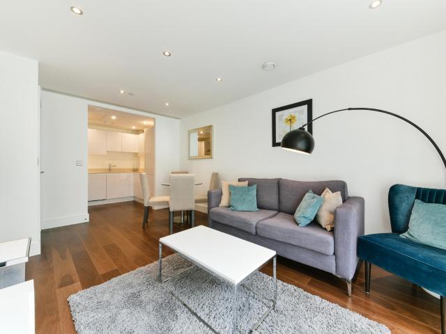 Apartment at Lincoln Plaza, Greater London