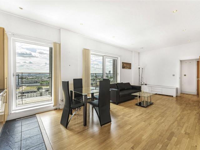 Apartment at Lincoln Plaza, Greater London