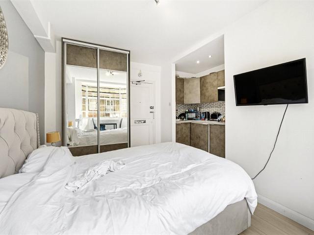 Apartment at Lincoln Street, Greater London