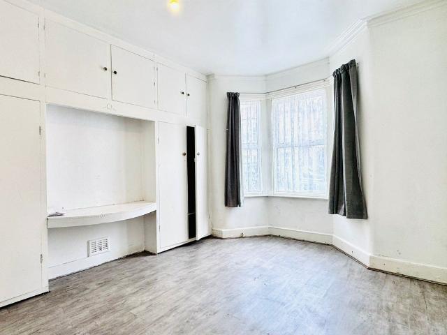 Apartment at Ling Road, Greater London