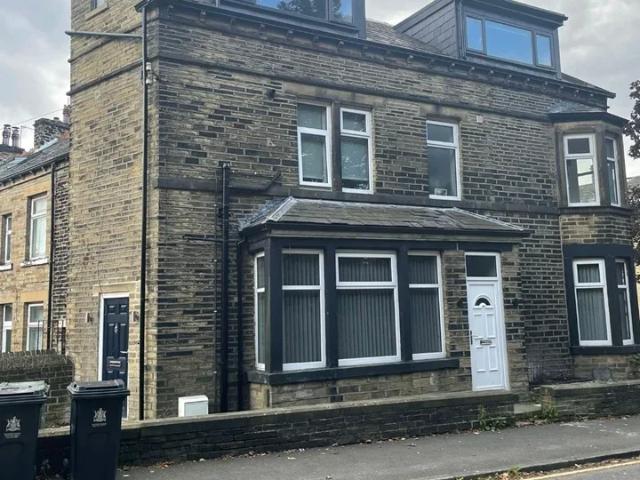 Apartment at Lingwood Terrace, Bradford