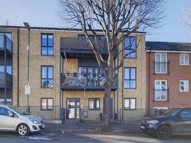 Apartment at Lind Road, Greater London