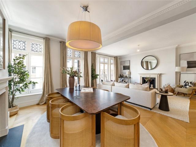 Apartment at Linden Gardens, Greater London