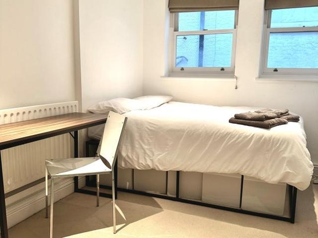 Apartment at Linden Gardens, Greater London