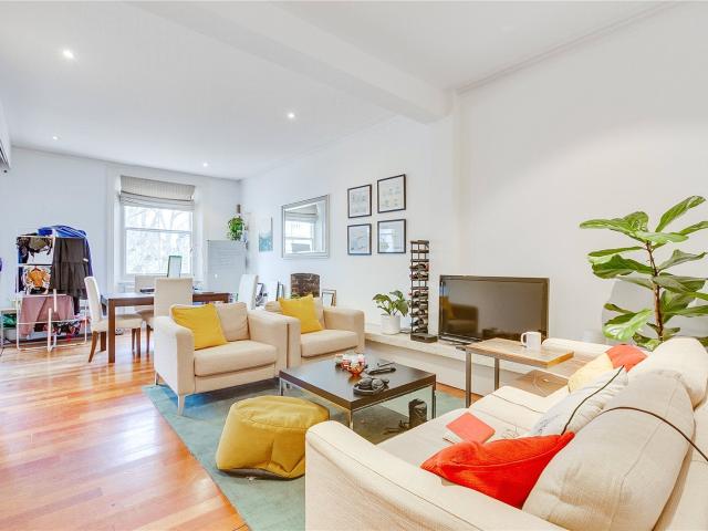 Apartment at Linden Gardens, Greater London