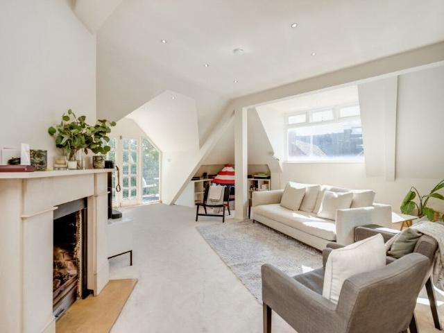 Apartment at Lindfield Gardens, Greater London