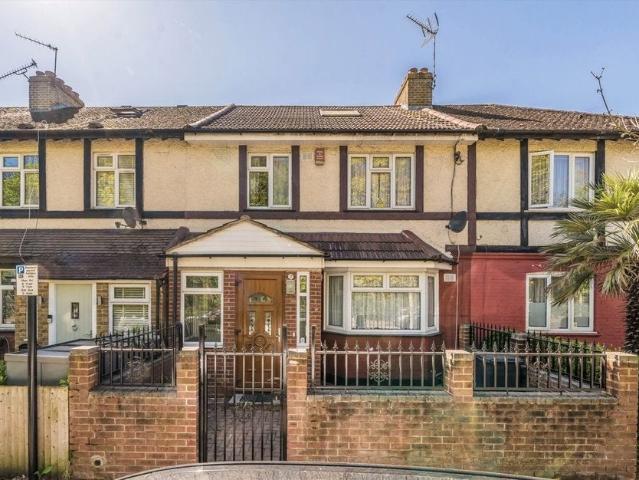 Apartment at Lionel Road North, Greater London