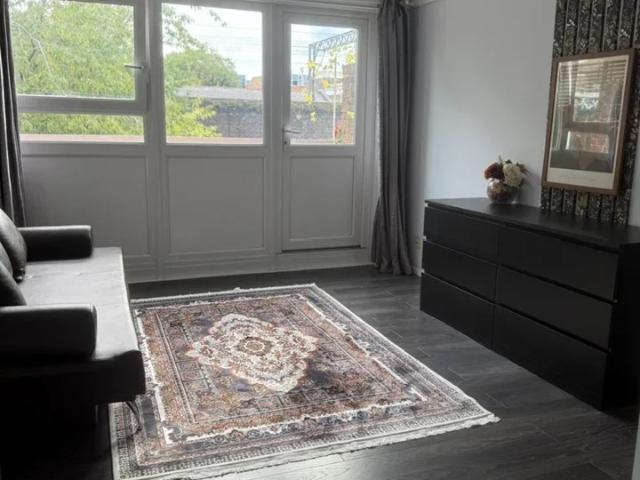 Apartment at Lipton Road, Greater London