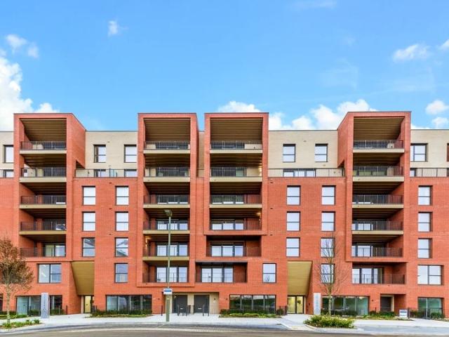 Apartment at Lismore Boulevard, Greater London