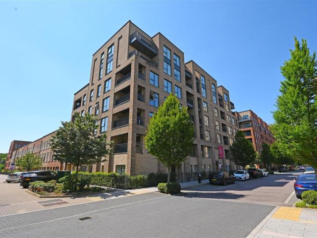 Apartment at Lismore Boulevard, Greater London