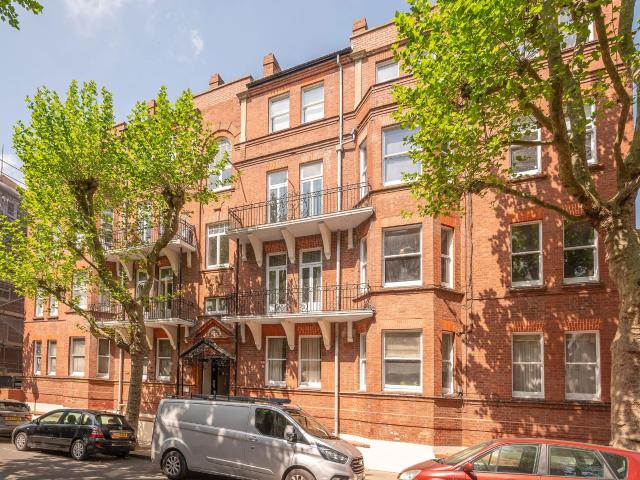 Apartment at Lissenden Gardens, Greater London