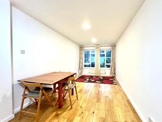 Apartment at Llanover Road, Greater London