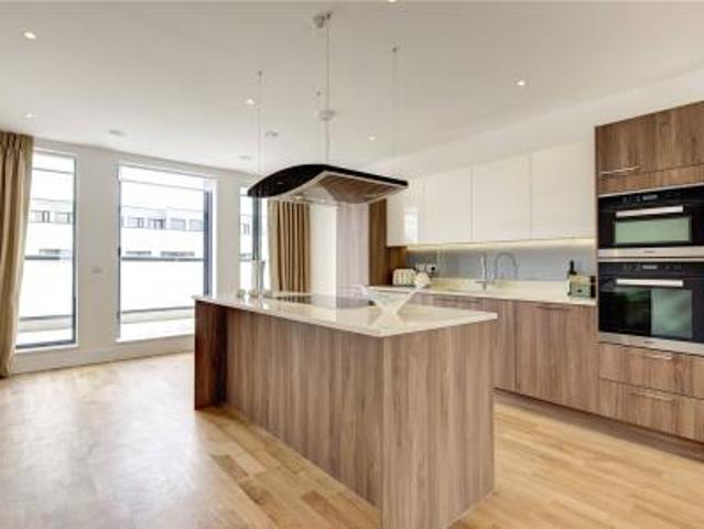 Apartment at Llanvanor Road, Greater London